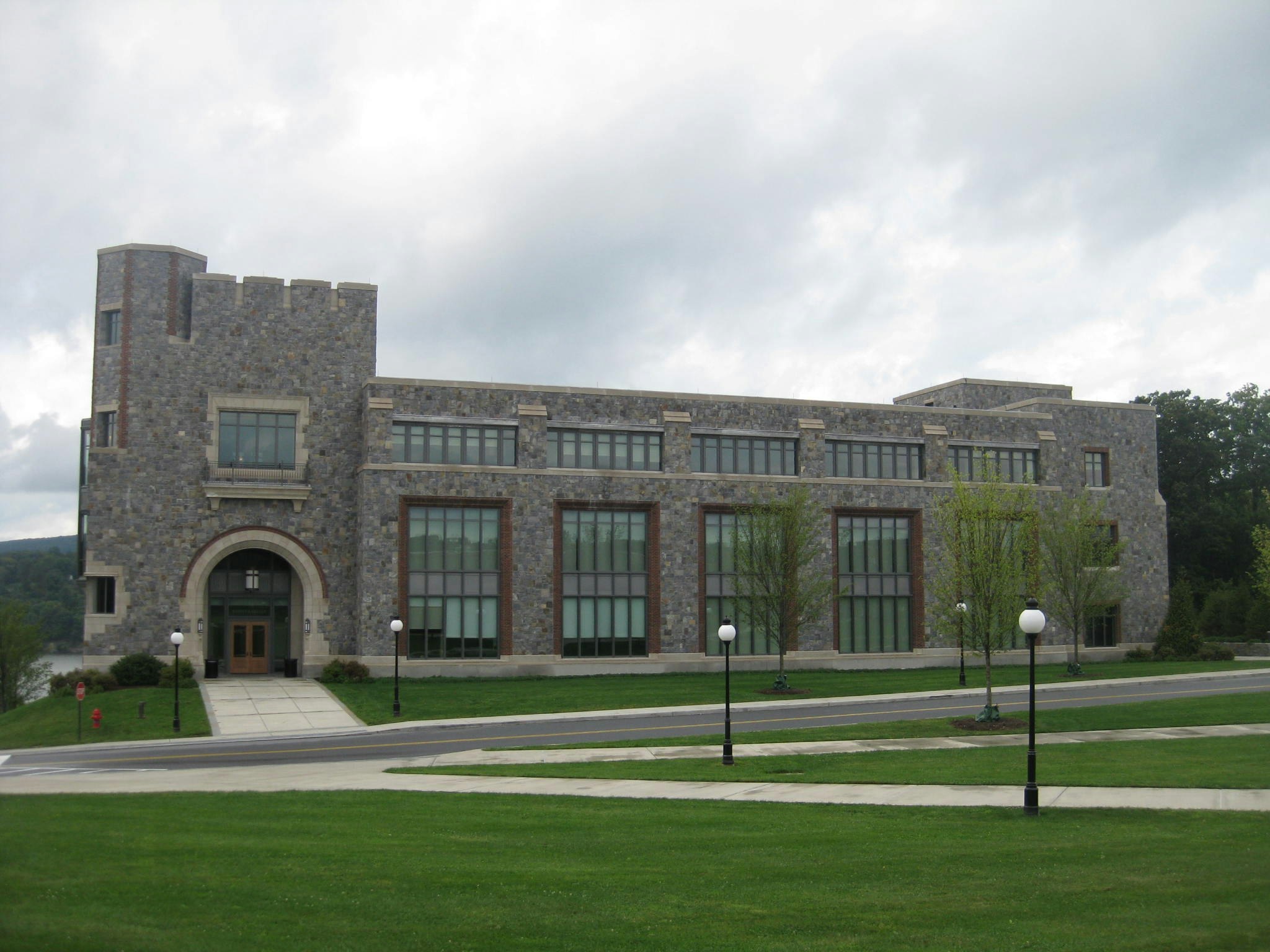 Where is Marist College located?